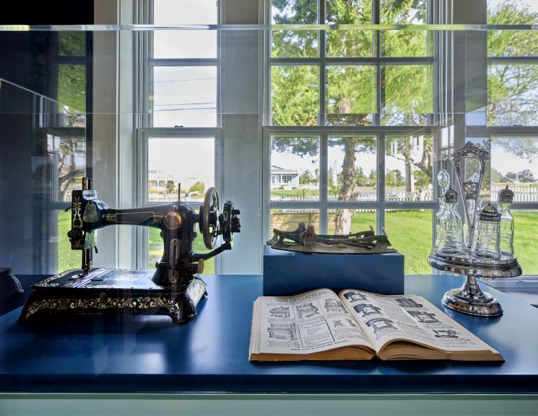 The Canadian Stamp Collection | Canadian Museum of History